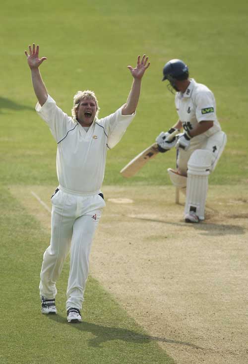 Matthew Hoggard traps Murray Goodwin lbw | ESPNcricinfo.com