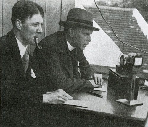 Frank Gillingham (right) broadcasting for the BBC in 1927 ...