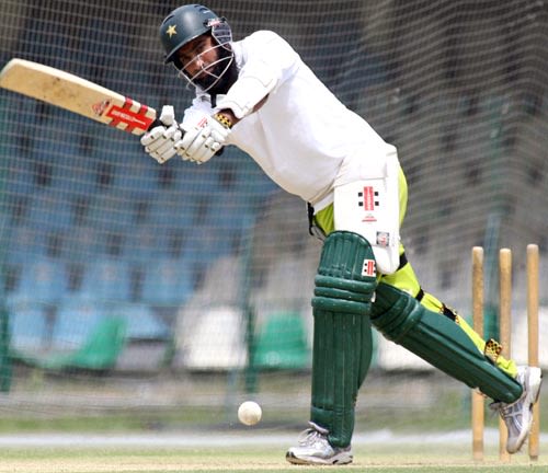 Mohammad Yousuf gets some batting practice at the nets | ESPNcricinfo.com