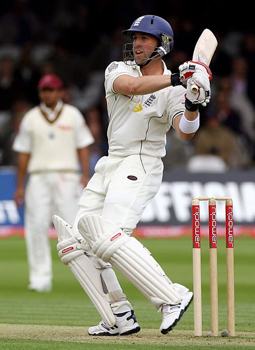 Matt Prior pulls strongly behind square | ESPNcricinfo.com