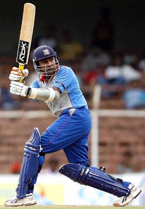 Mahela Jayawardane plays a lovely pick-up shot | ESPNcricinfo.com Mahela Jayawardane plays a lovely pick-up shot | ESPNcricinfo.com
