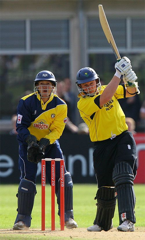 Robert Croft blasts out for Glamorgan | ESPNcricinfo.com