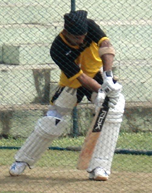 Habibul Bashar gets working on his technique | ESPNcricinfo.com