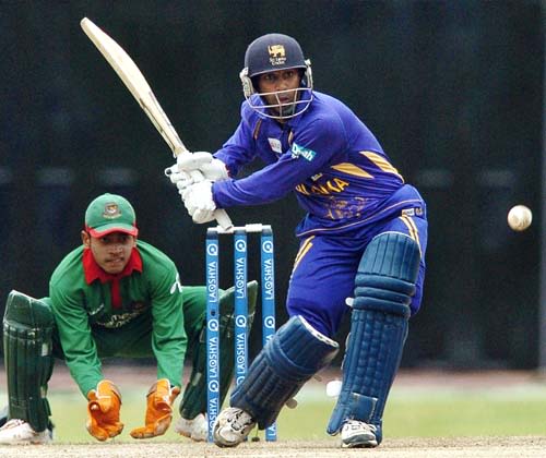 Chamara Silva readies himself to play a shot | ESPNcricinfo.com