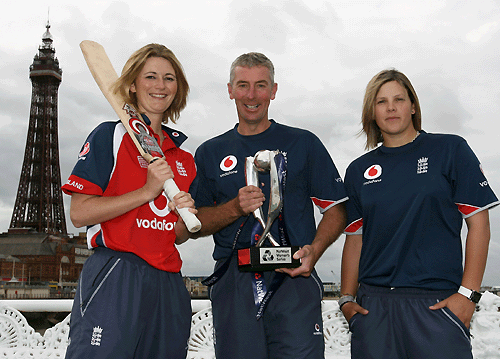 Charlotte Edwards, Mark Dobson, and Nicky Shaw with the NatWest Womens ...