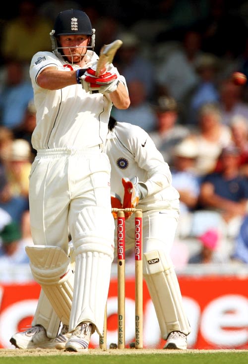 Paul Collingwood pulls powerfully through midwicket | ESPNcricinfo.com