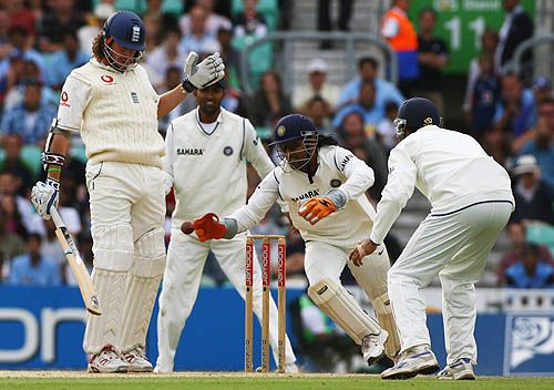 Mahendra Singh Dhoni leaps for a catch | ESPNcricinfo.com