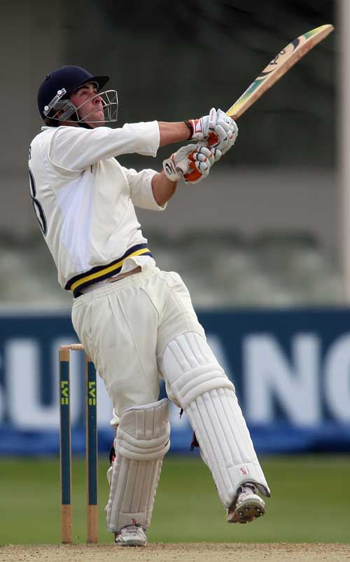 Luke Parker pulls during his 49 | ESPNcricinfo.com