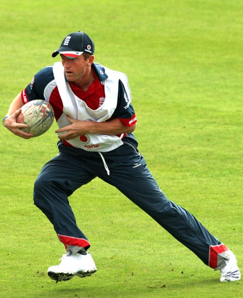 Paul Collingwood indulges in a spot of rugby | ESPNcricinfo.com