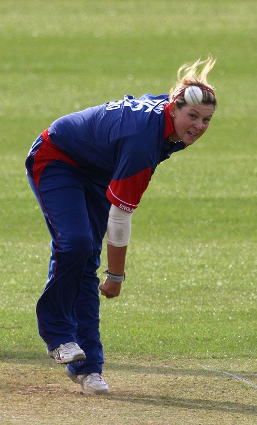 Nicky Shaw bowls against New Zealand | ESPNcricinfo.com