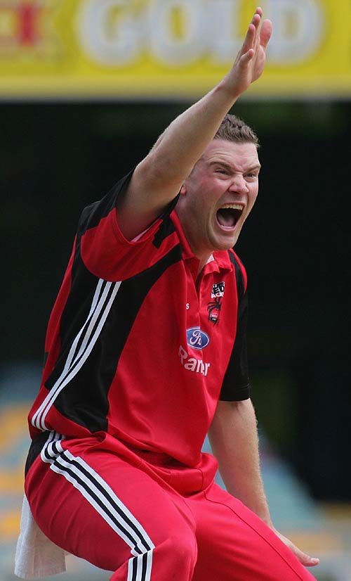 Nathan Adcock appeals | ESPNcricinfo.com