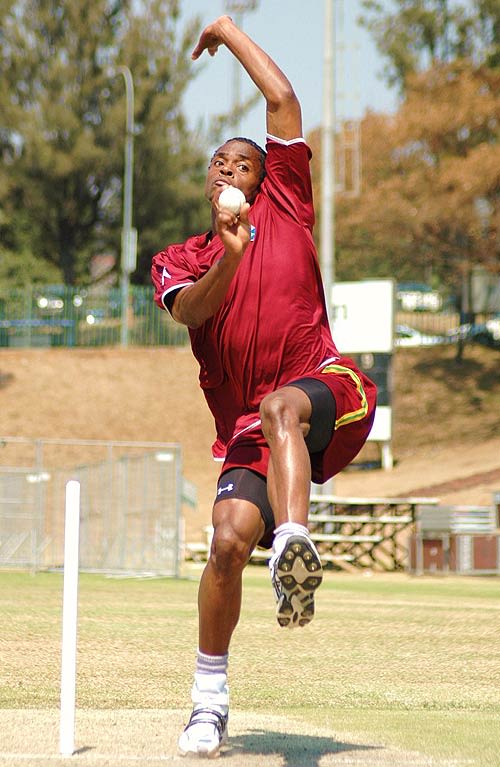 Daren Powell steams in at the nets | ESPNcricinfo.com