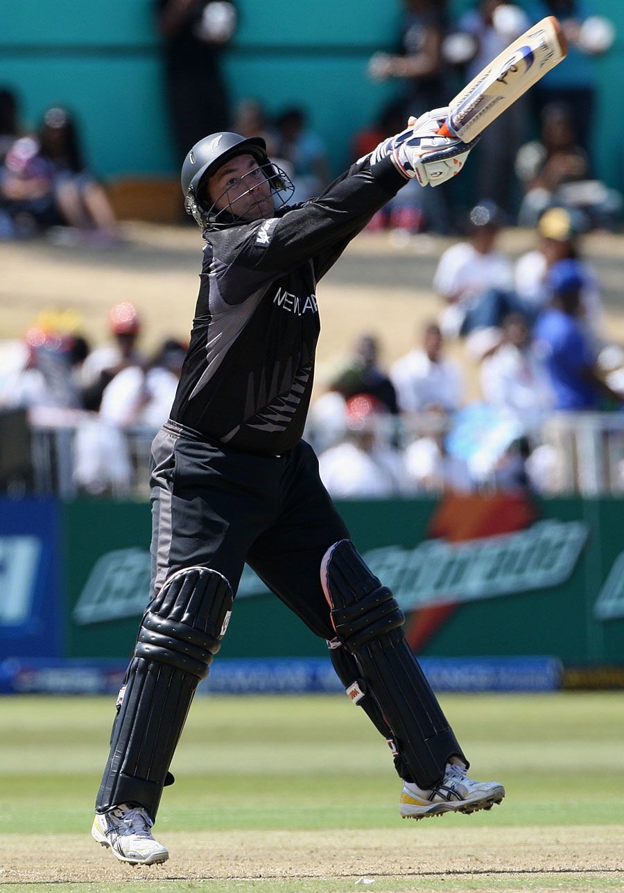 Improvisation from Craig McMillan as he steers a bouncer over short ...