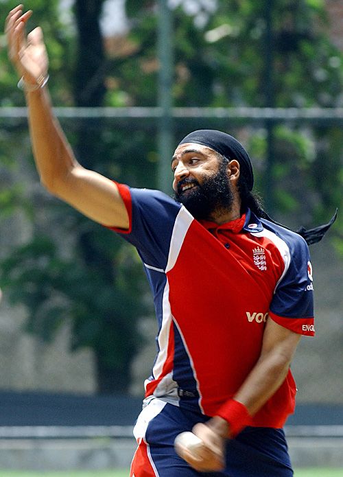 Monty Panesar has a bowl in the nets | ESPNcricinfo.com