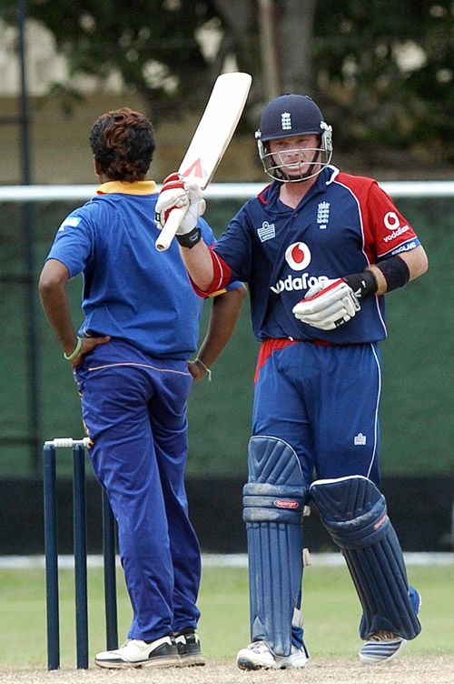 Ian Bell acknowledges the cheers after reaching his century ...