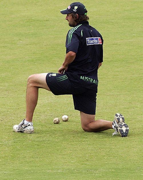 Ben Hilfenhaus does fielding practice | ESPNcricinfo.com