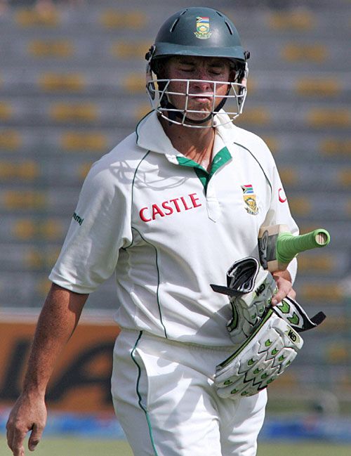 Bowlers give Pakistan the advantage | ESPNcricinfo.com