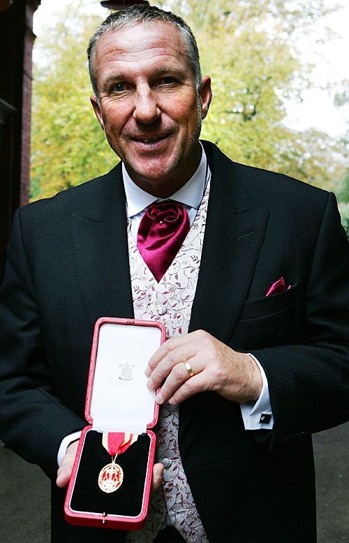 Sir Ian Botham shows off his knighthood | ESPNcricinfo.com