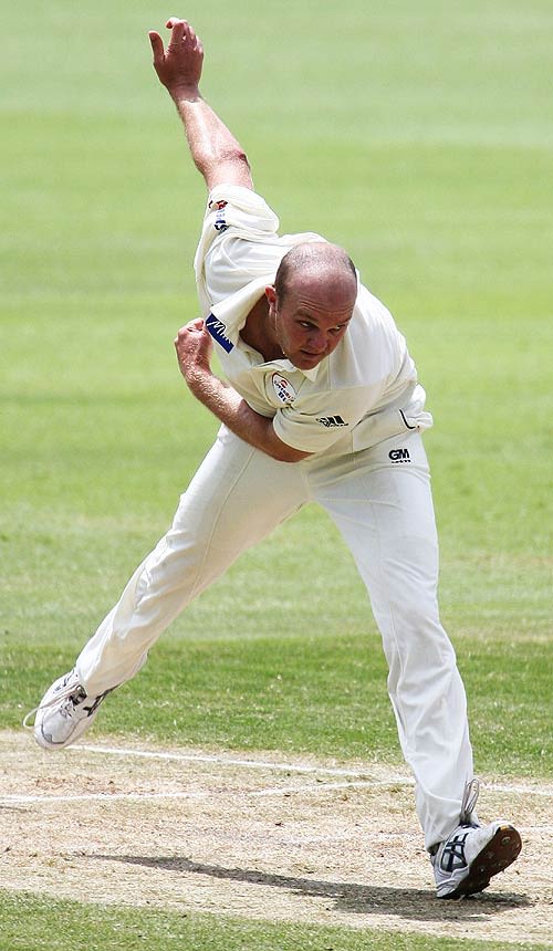 Doug Bollinger sends down a delivery | ESPNcricinfo.com