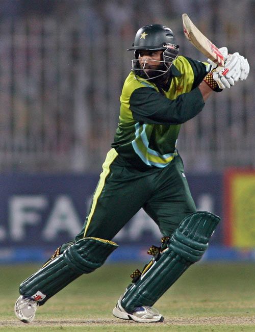 Mohammad Yousuf's fifty anchored Pakistan's chase | ESPNcricinfo.com