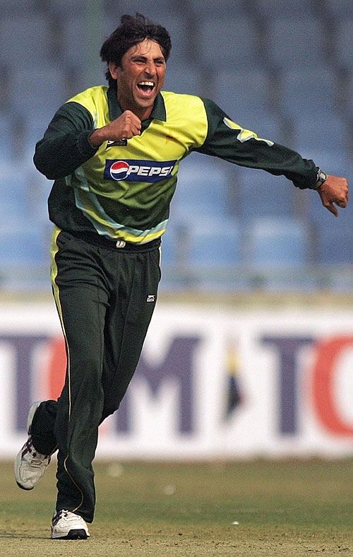 Younis Khan picked up 2 for 25 | ESPNcricinfo.com