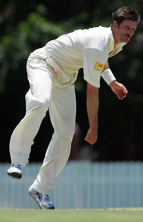 Michael Kasprowicz bowls during his successful spell | ESPNcricinfo.com