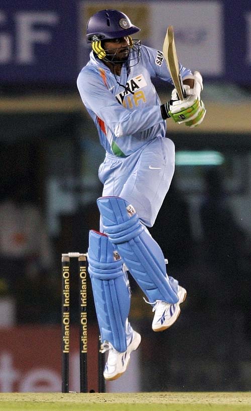 Harbhajan Singh steers to leg during his 20-ball 38 | ESPNcricinfo.com