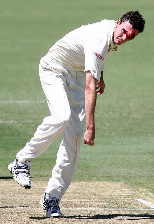Steve Magoffin finished the day with figures of 3 for 34 | ESPNcricinfo.com