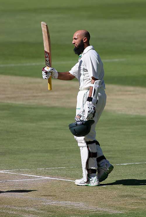 Hashim Amla raises his bat on reaching 150, his highest Test score ...