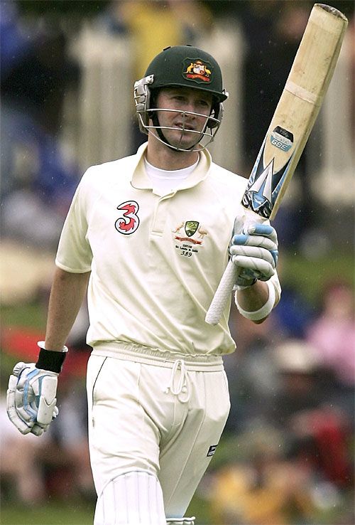 Michael Clarke takes the applause for his fifty | ESPNcricinfo.com