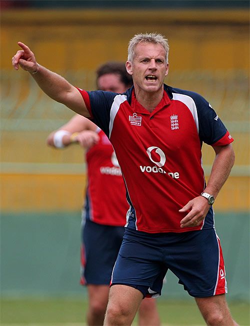 Peter Moores yells his orders during a fielding session | ESPNcricinfo.com