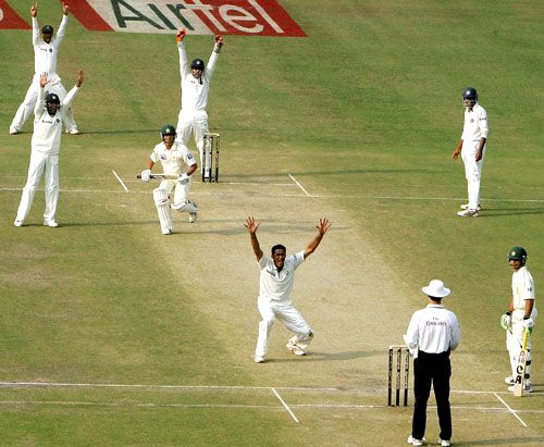 Anil Kumble appeals successfully for a leg-before against Younis Khan | ESPNcricinfo.com