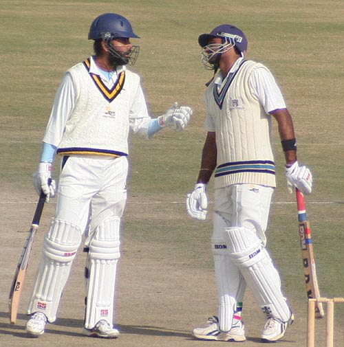 Himachal Pradesh's Sarandeep Singh congratulates Paras Dogra on his ...