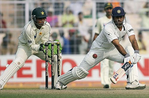 Mahendra Singh Dhoni brings out the reverse sweep | ESPNcricinfo.com