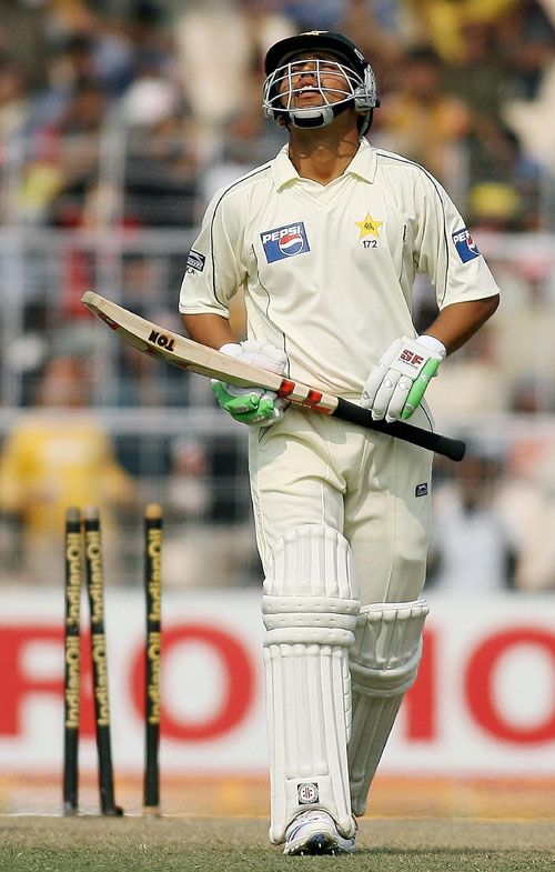 Kamran Akmal is dejected after being bowled by Anil Kumble | ESPNcricinfo.com