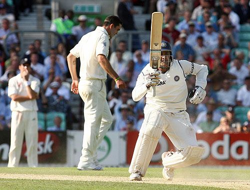 Anil Kumble makes his ground after crossing three figures | ESPNcricinfo.com