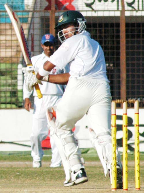Nazimuddin plays one down the leg side | ESPNcricinfo.com