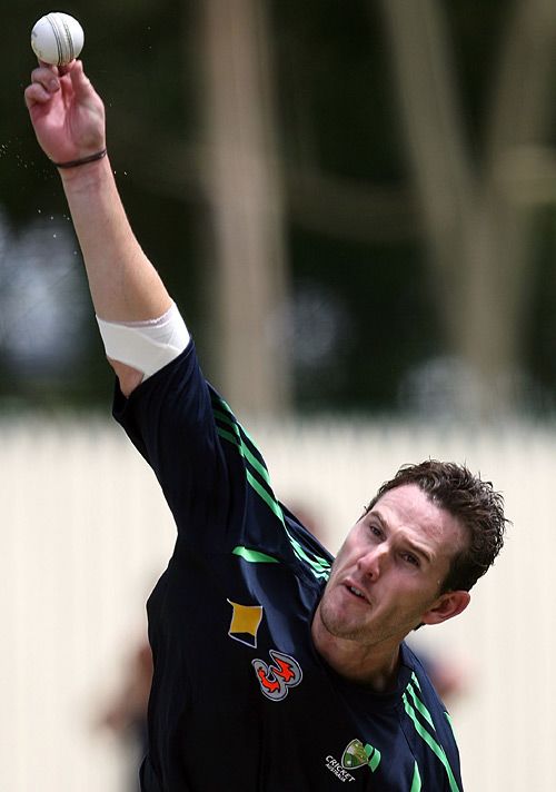 Shaun Tait in his delivery stride | ESPNcricinfo.com