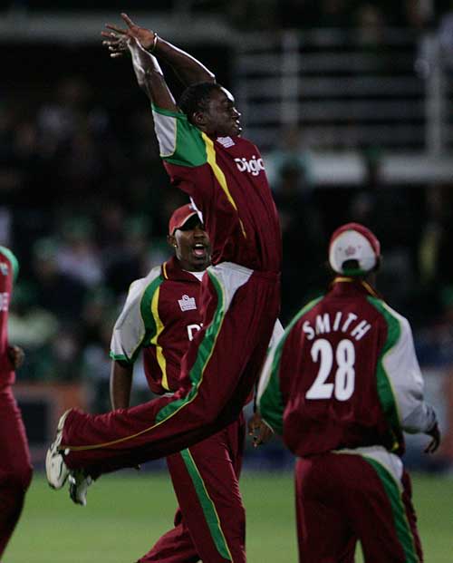 Jerome Taylor celebrates one of his three quick wickets | ESPNcricinfo.com