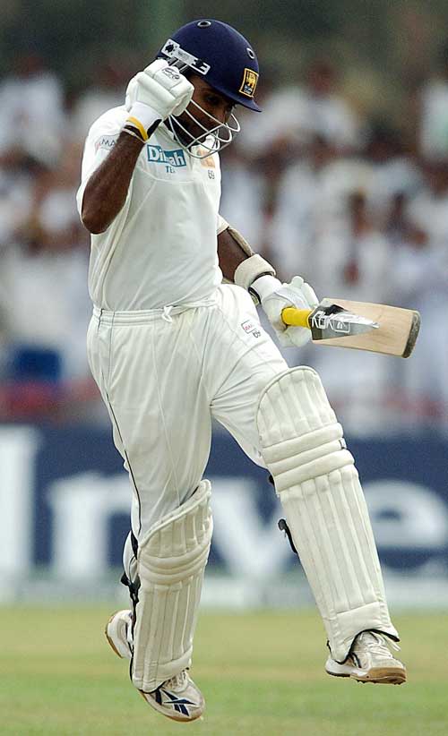 Mahela Jayawardene celebrates his century | ESPNcricinfo.com Mahela Jayawardene celebrates his century | ESPNcricinfo.com