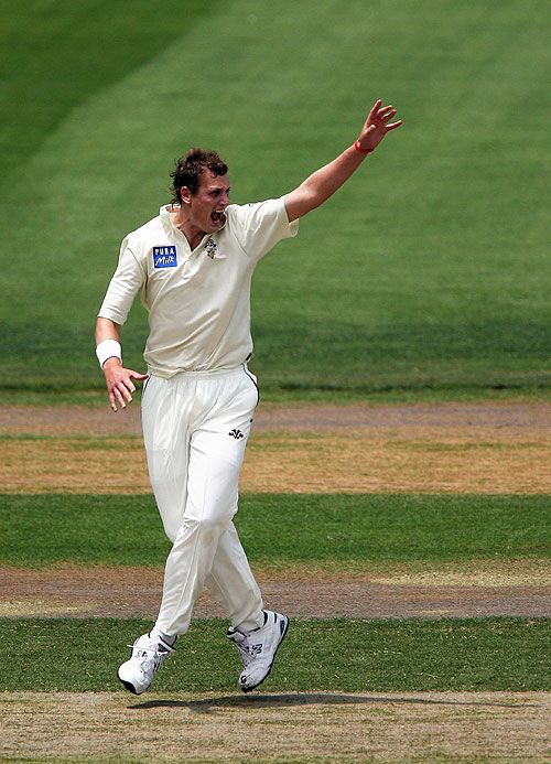 Allan Wise belts out an appeal | ESPNcricinfo.com