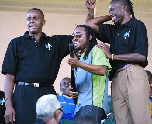 Curtly Ambrose and Courtney Walsh shoot a music video with Trinidad ...