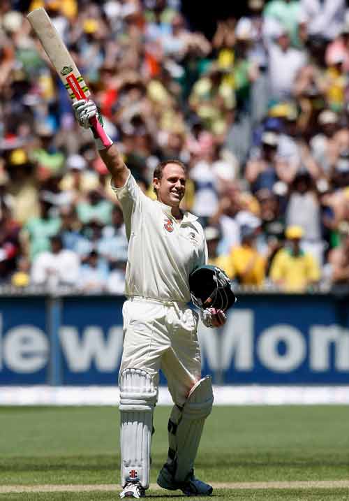 Matthew Hayden celebrates his 28th Test hundred exuberantly ...