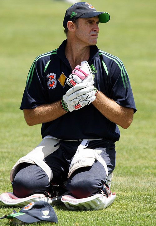 Matthew Hayden gets ready to bat in the nets | ESPNcricinfo.com