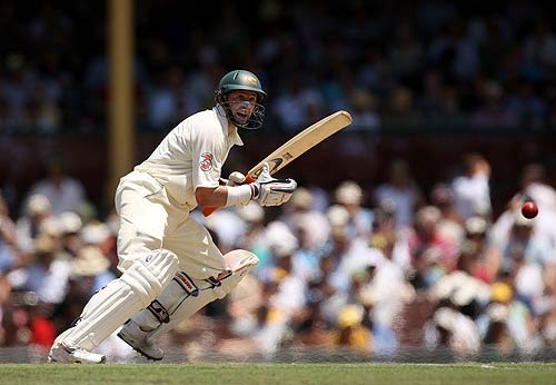 Michael Hussey takes off for a run | ESPNcricinfo.com