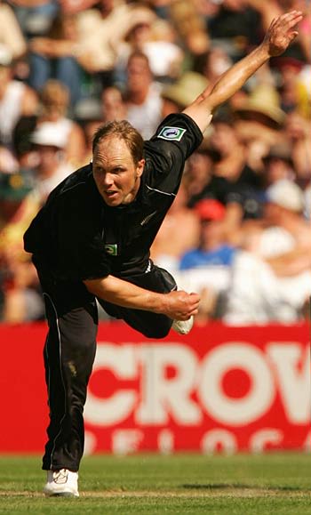 Jeff Wilson in action | ESPNcricinfo.com