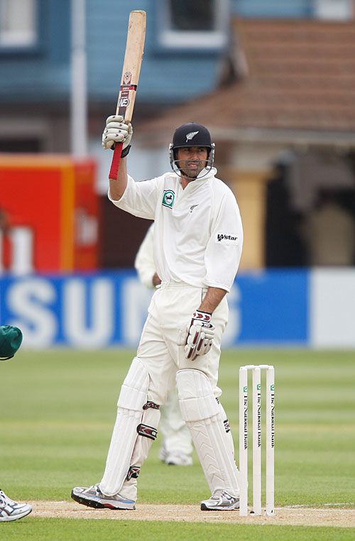 Stephen Fleming celebrates his fifty | ESPNcricinfo.com