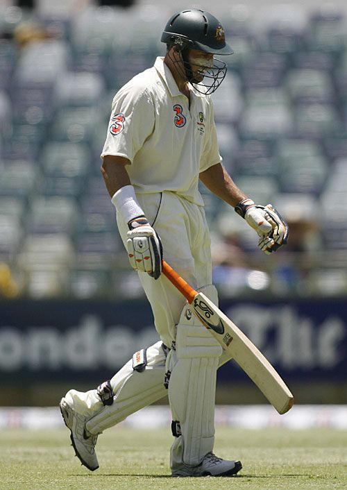 Michael Hussey's average fell to 81.5 after his duck | ESPNcricinfo.com
