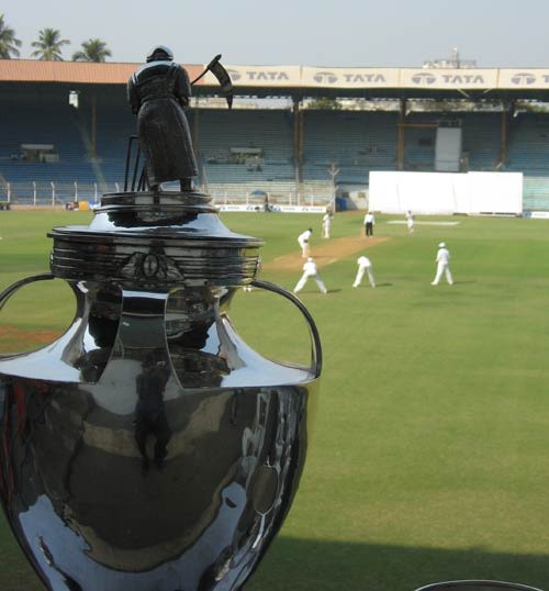 Delhi and Uttar Pradesh battle for the Ranji Trophy | ESPNcricinfo.com