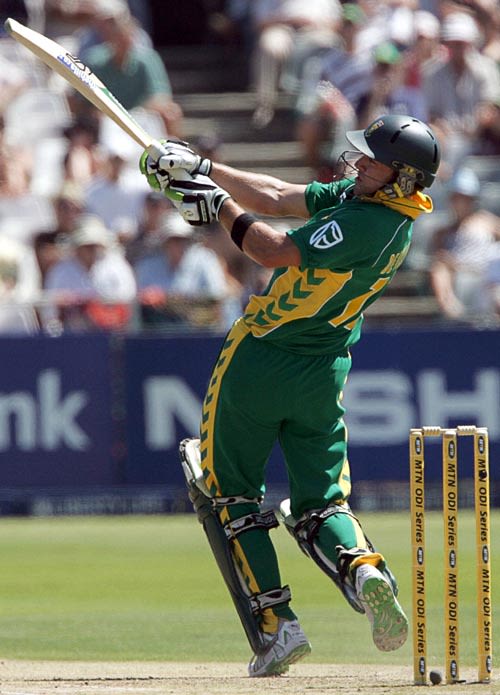 AB de Villiers dispatches Ravi Rampaul to the on side | ESPNcricinfo.com